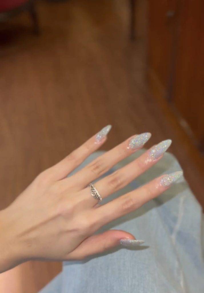 Holographic Nails - Alaaya.pk | Buy Press-on nails in Pakistan - Press ...
